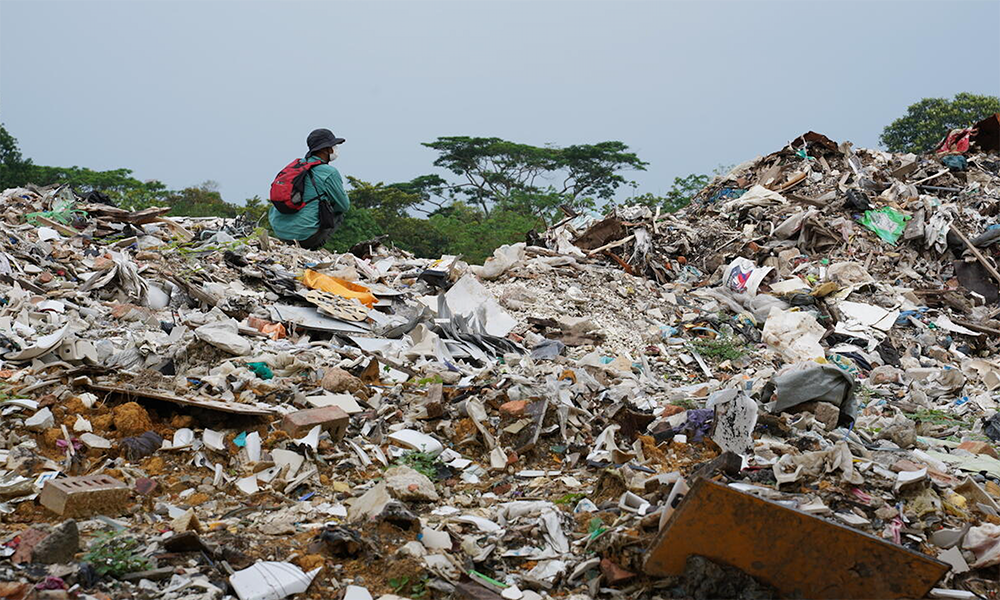 Greenpeace calls for investigation into the plastic waste industry