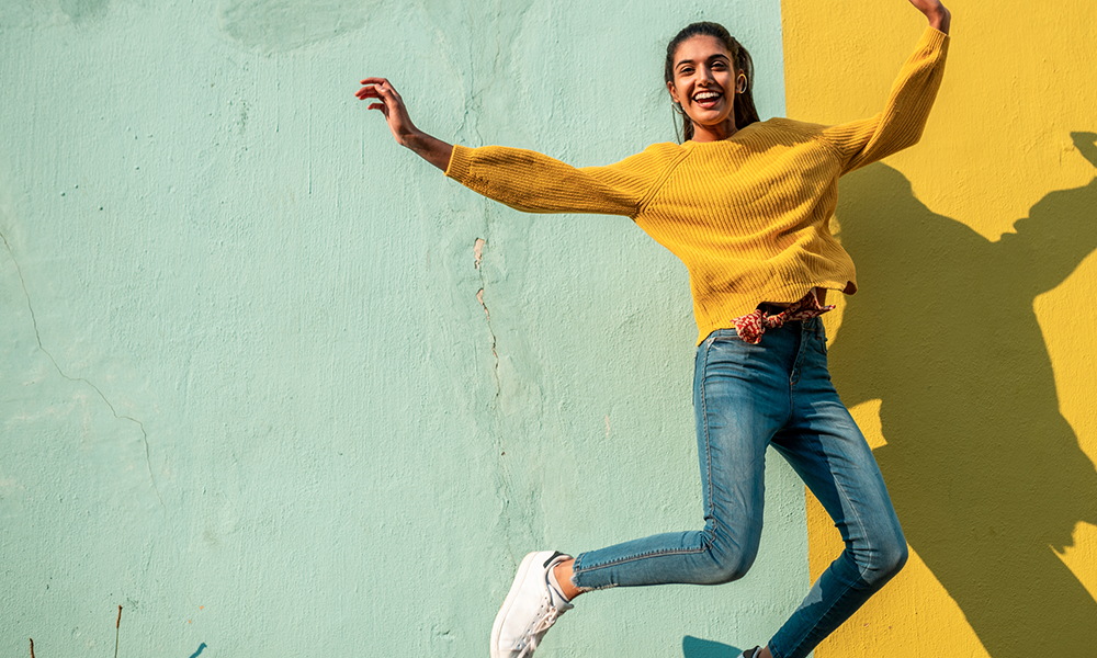 Pandemic drives ‘clothes swapping’ among UK youth