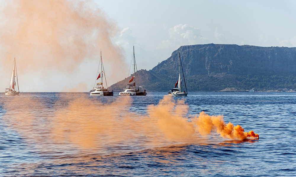 Disposing of redundant or time-expired flares (pyrotechnics)