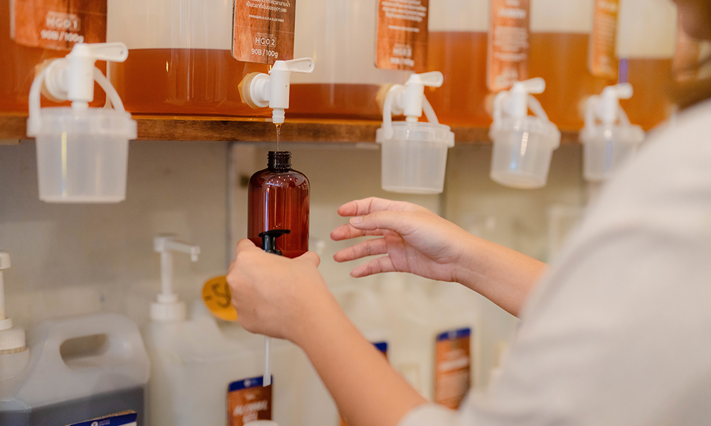 Report calls several studies that favour single-use packaging over ...