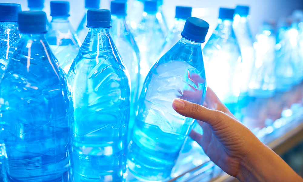 The labelless dilemma: Managing product marking for label-free PET bottles