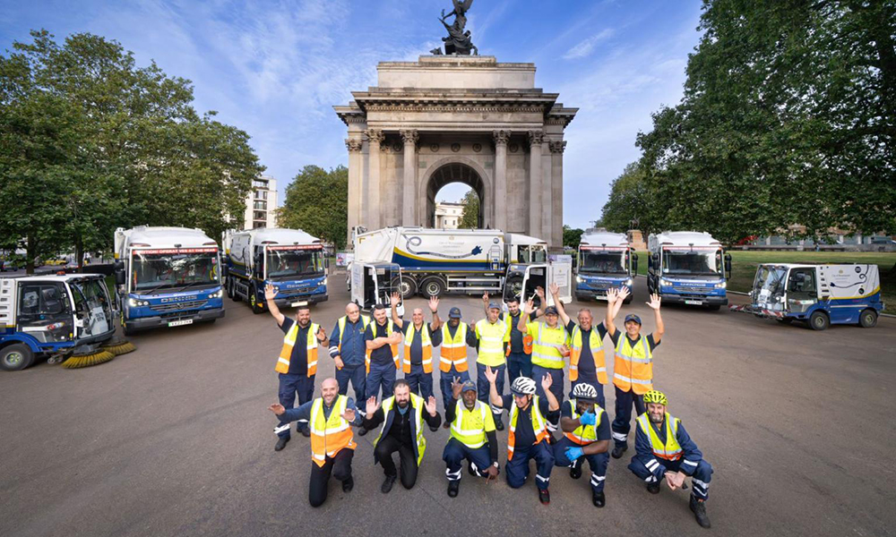 Veolia unveils “UK’s largest" fleet of electric refuse trucks in ...